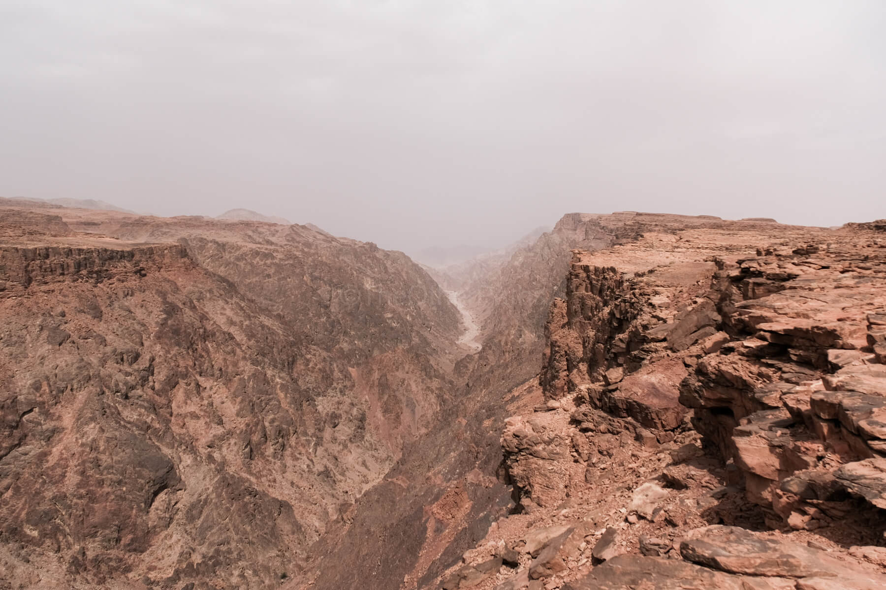 Al-Shaq: The Grand Canyon of Saudi Arabia